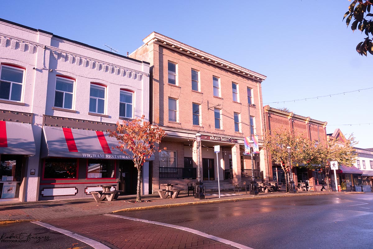 Tourism Ladysmith - Stay by the Seaside, Enjoy Fine Dining & Shopping